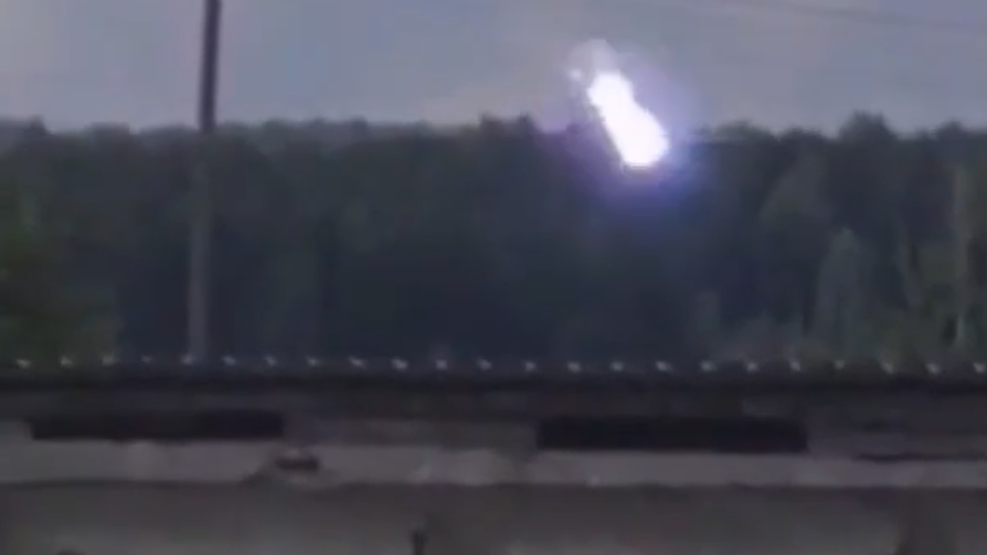 Lietuvā nofilmēta reta dabas parādība - lodveida zibens