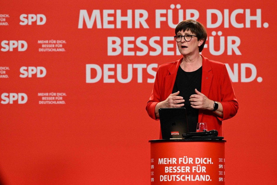 Liveblog zur Bundestagswahl: SPD-Chefin Esken wirft Merz Erpressungsversuch vor
