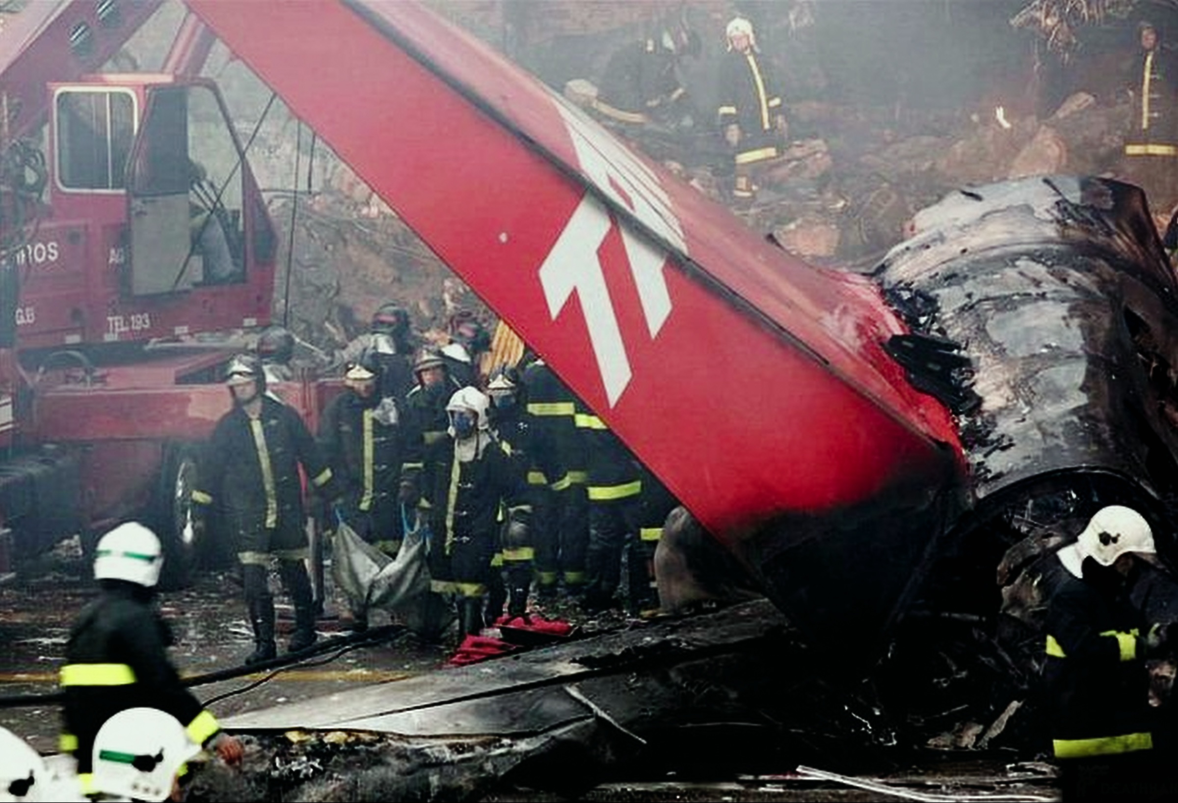 The True Story Behind Netflix's Aviation Disaster Documentary A Tragedy ...