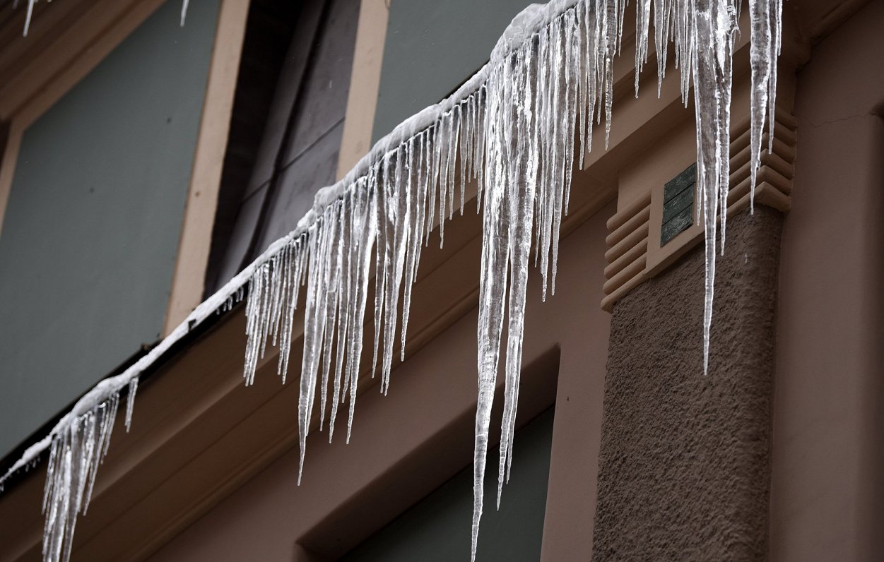 Manslaughter charges brought in falling ice death case