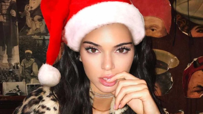 Kendall Jenner Talks About Family Christmas Celebration: Cozy and ...