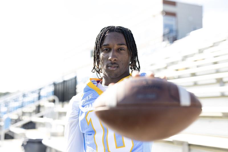 Meet Chris Howell, the 17-year-old LIU quarterback whose funky throwing ...