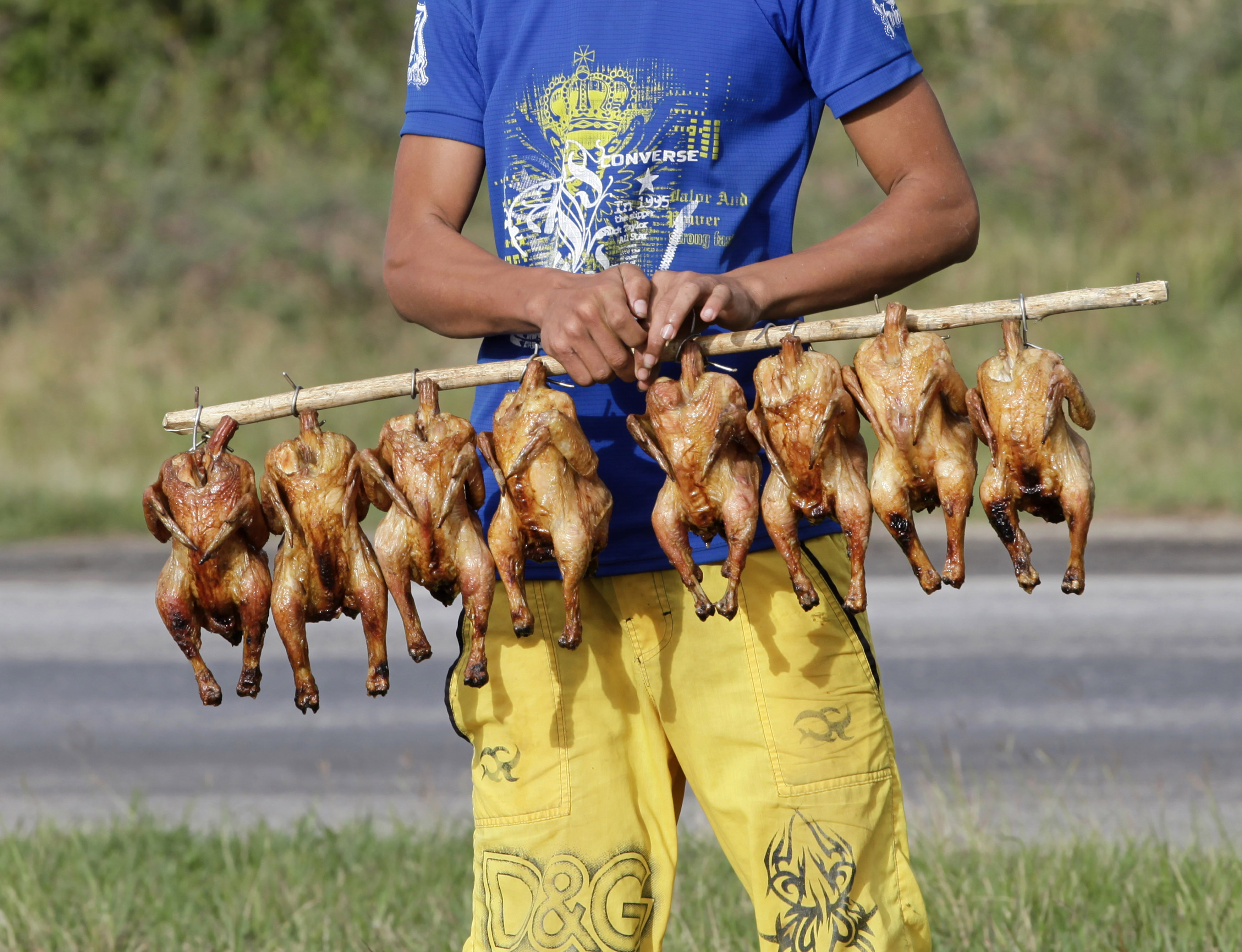 30 thieves steal 133 tons of chicken from Cuban plant to buy laptops ...