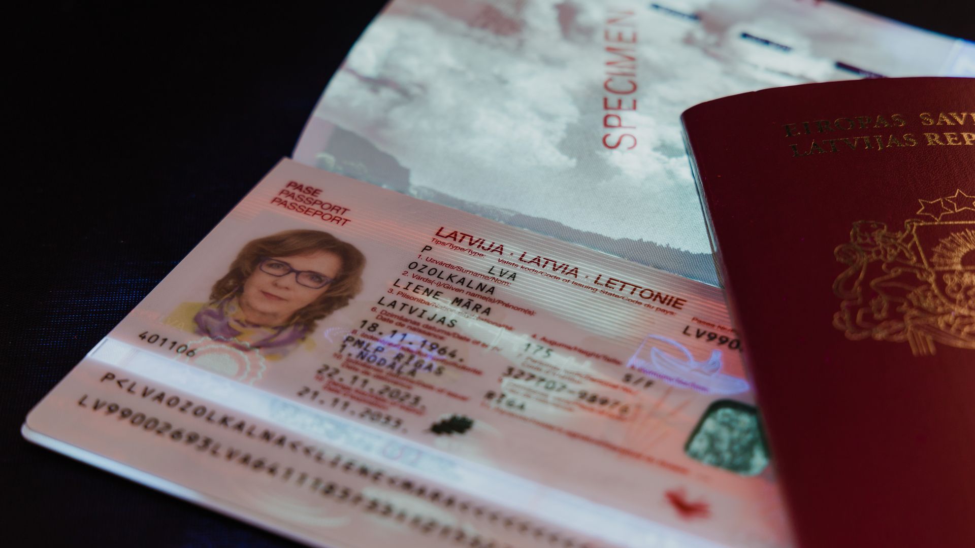 "Rupji atbildēja." Latvietis neaizbrauc ceļojumā pases dēļ, ar kuru ...