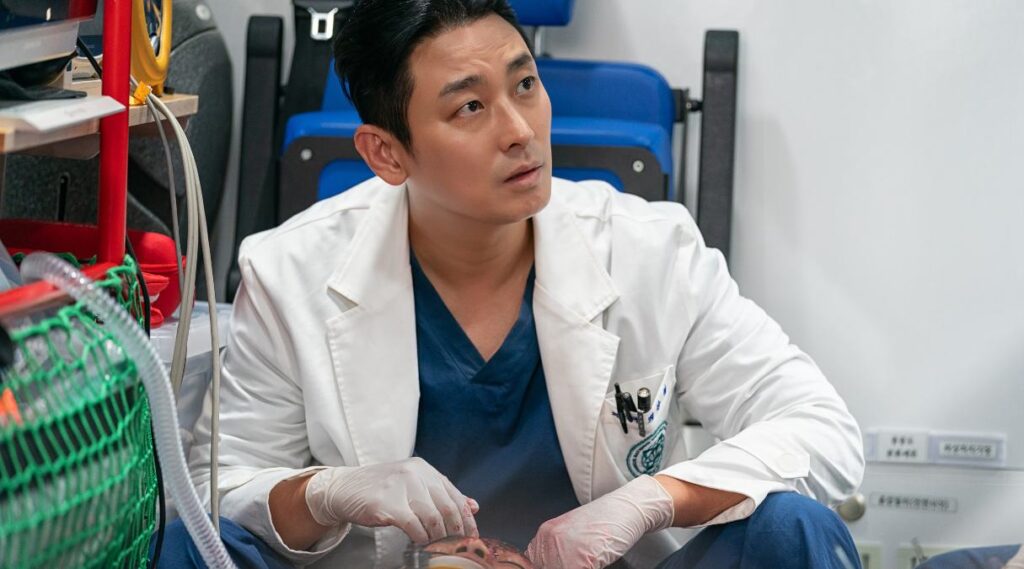Breaking Down the Ending of Netflix's Korean Medical Drama The Trauma ...