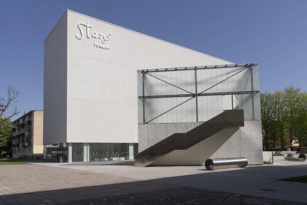 „Stasys Museum“ atidarymo proga – milžiniška vaizdo projekcija ant ...